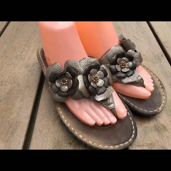 Clarks | Shoes | Clarks Artisan Womens Floral Metallic Gold Sandal ...